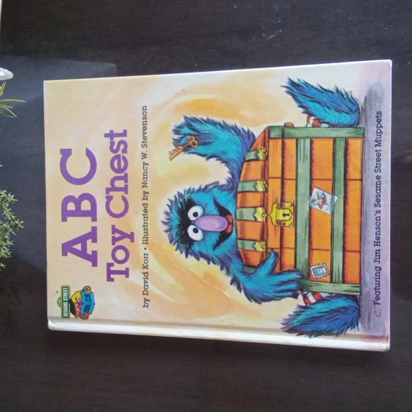 Sesame Street | Other | 981 Sesame Street Book Abc Toy Chest Jim ...